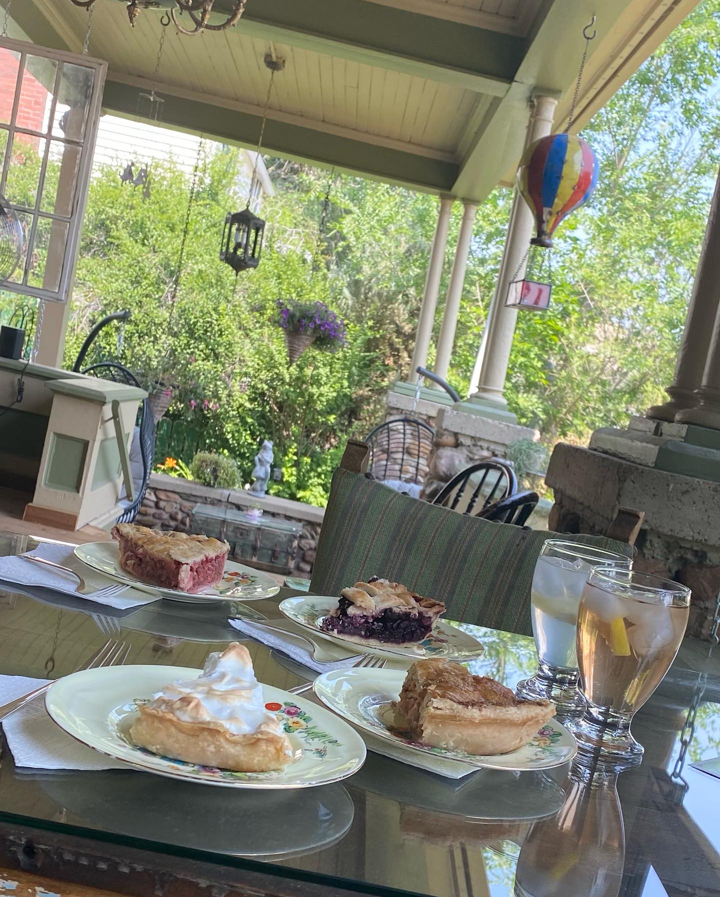 Pie on the Porch - Travel Drumheller